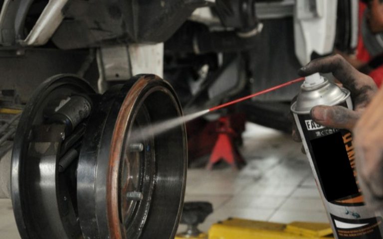 Is It Necessary to Fog an Outboard Motor? - Anchor.Travel