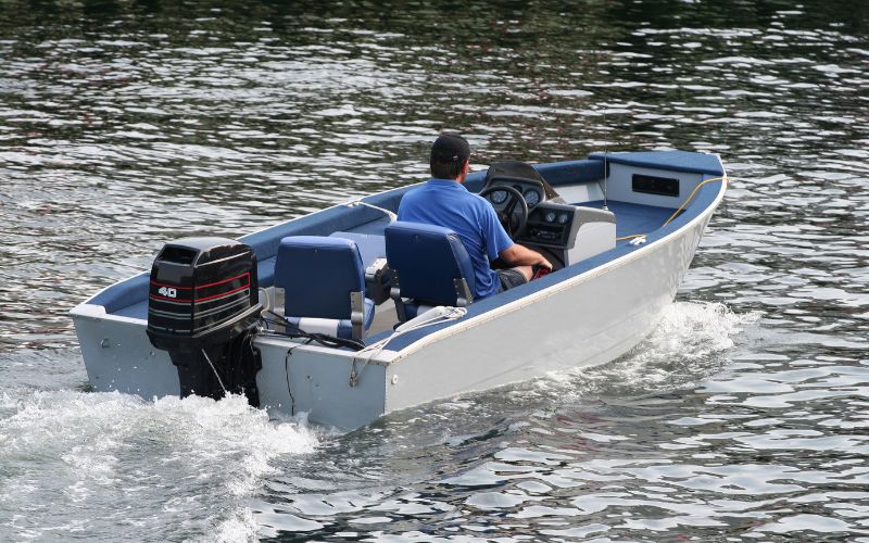 How Deep Should an Outboard Motor Be in the Water? - Anchor.Travel