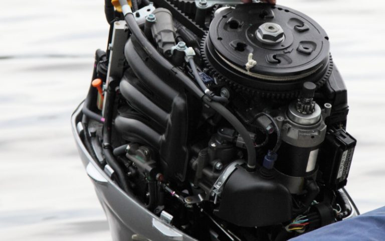 Why Does My Outboard Motor Surge? And What To Do About It? - Anchor.Travel